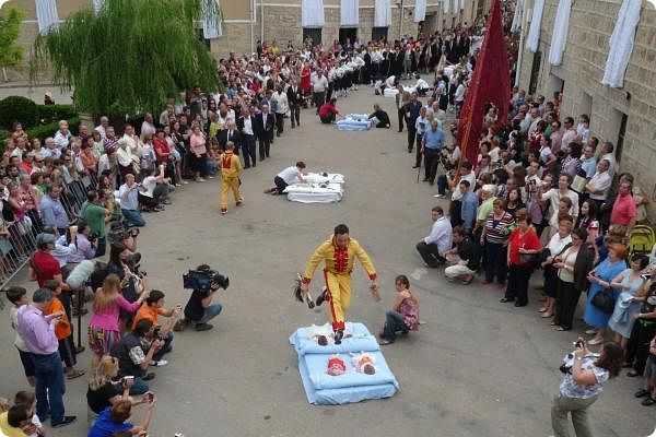 El Colacho-the Baby-Jumping Festival of Burgos, Spain - One World News