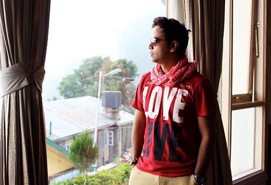 The Illustrator of Romance and Life: Vikram Nayak